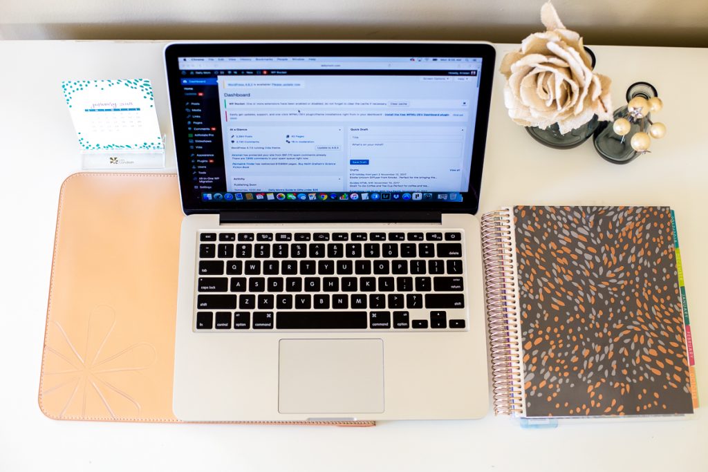 Top Gifts 2017: Gifts For Mom That She Will Love This Holiday Season ...