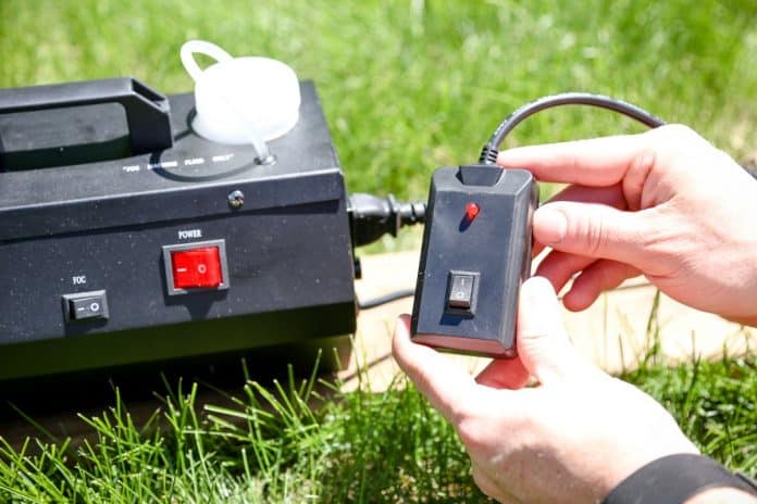 The Bubble Machine That Produces Bubbles Filled With Fog