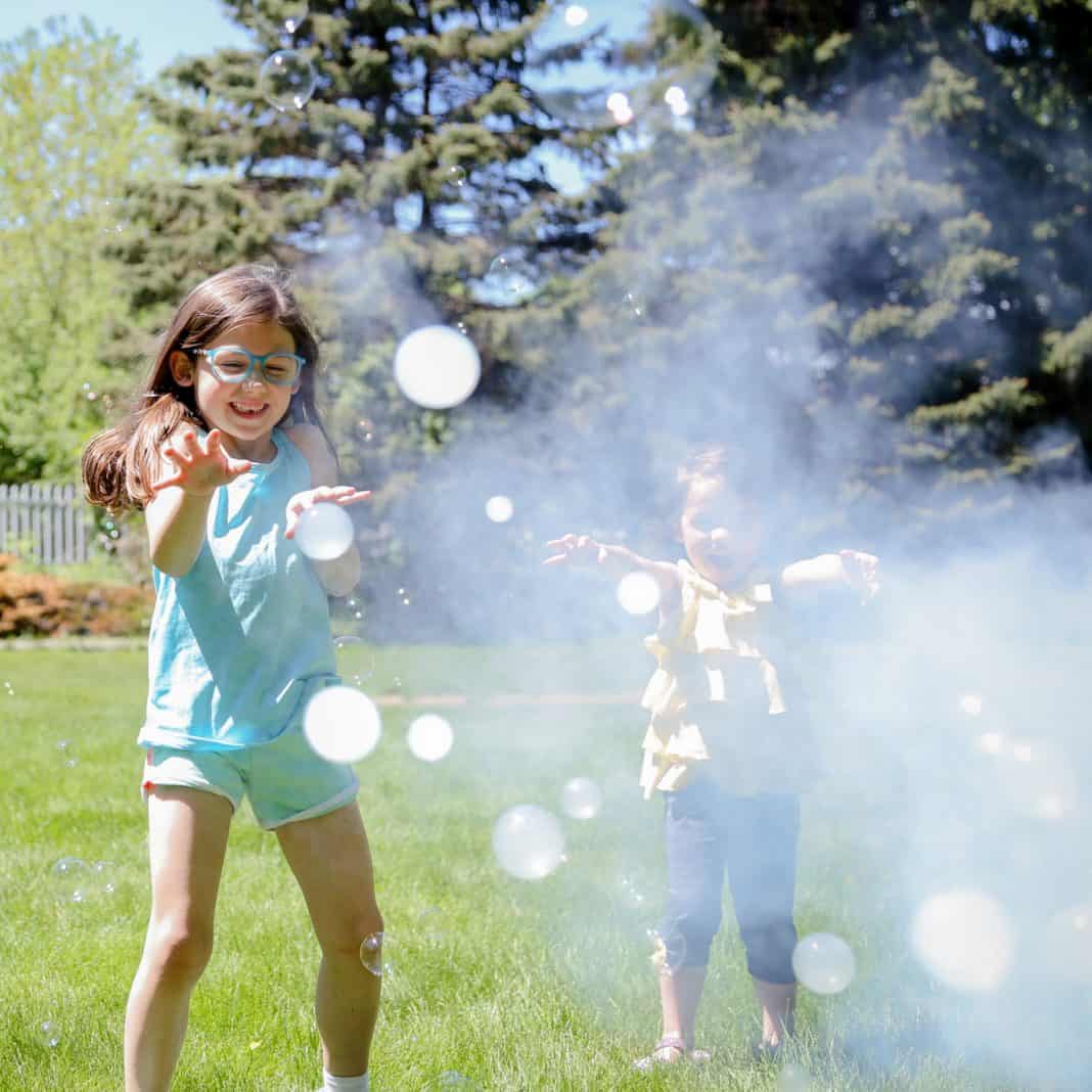 The Bubble Machine That Produces Bubbles Filled With Fog