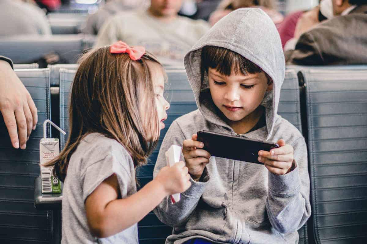7 Tips For Flying With Kids » Read Now!