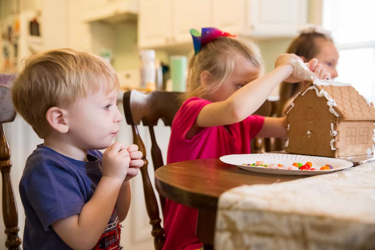 How To Host A Stress-Free Gingerbread House Party » Read Now!
