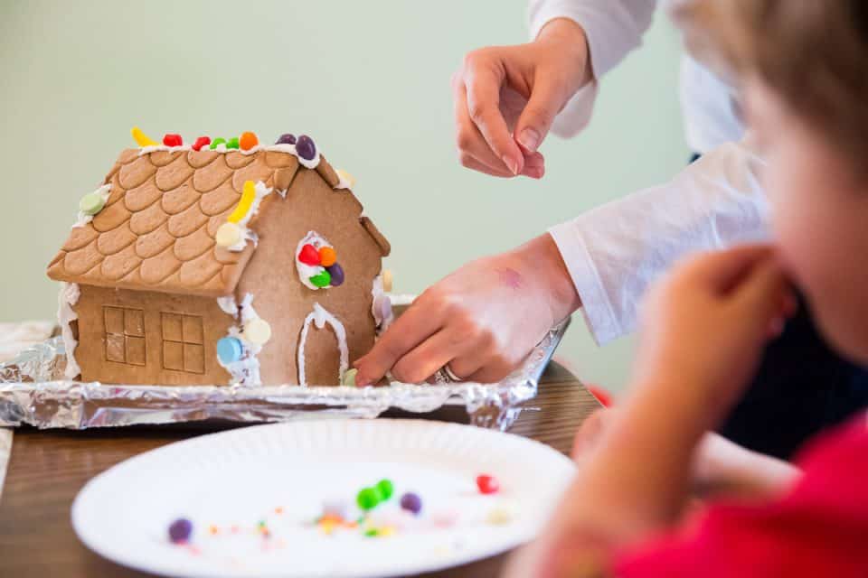 How To Host A Stress-Free Gingerbread House Party » Read Now!