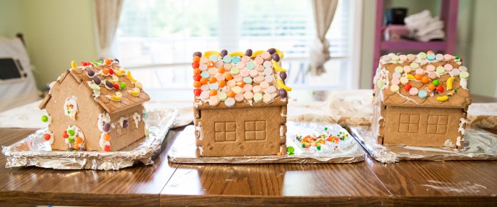 How To Host A Stress-Free Gingerbread House Party » Read Now!