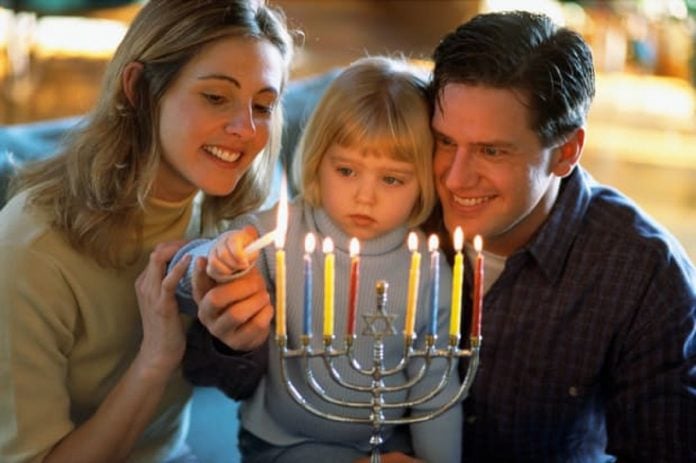 How To Light A Menorah » Read Now!