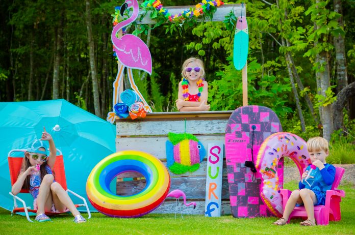 Photo Shoot Props: 8 Creative Design Ideas »Read More