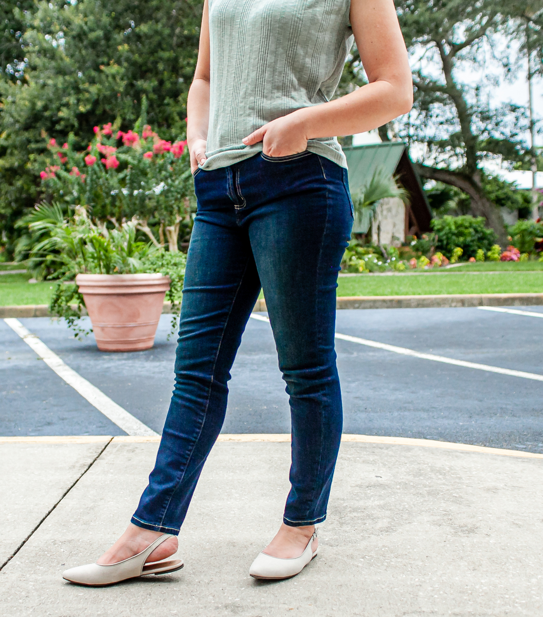 Gorgeous Back To Work Clothes, Shoes, And More For Professionals In 2021