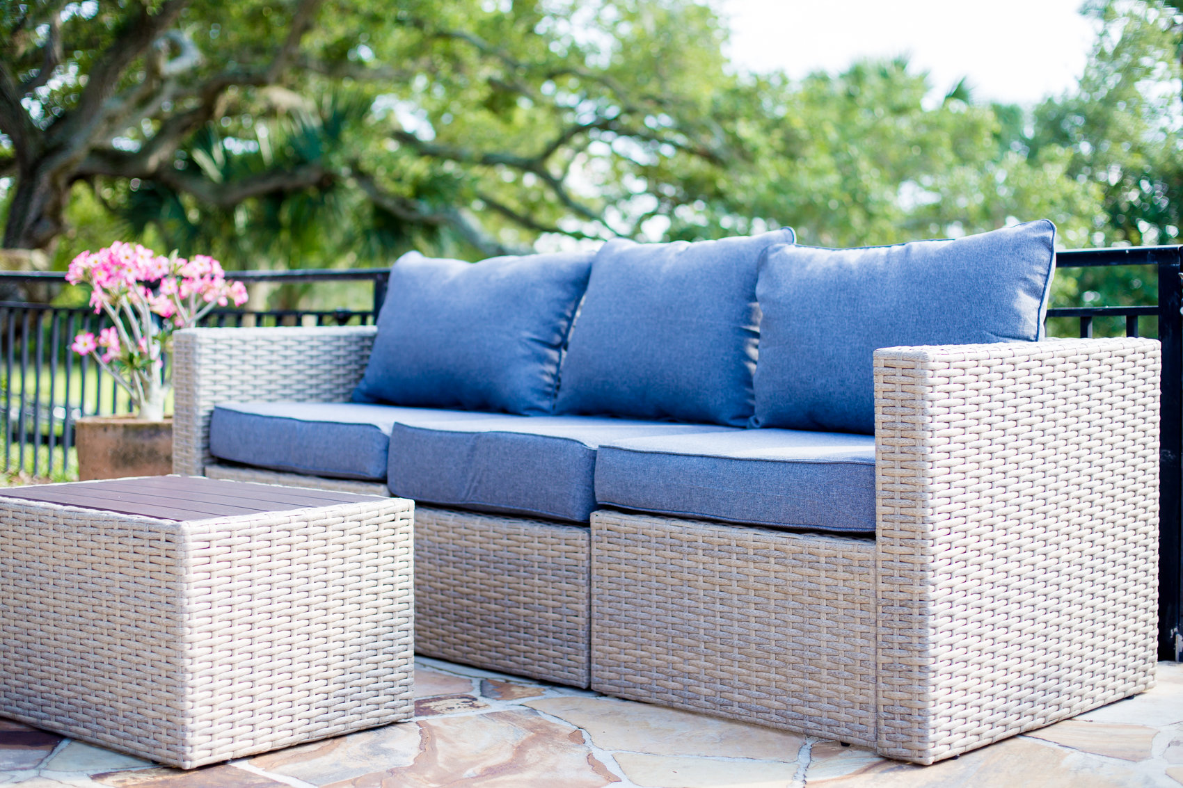 Transformer Table Review: The Patio Conversation Set