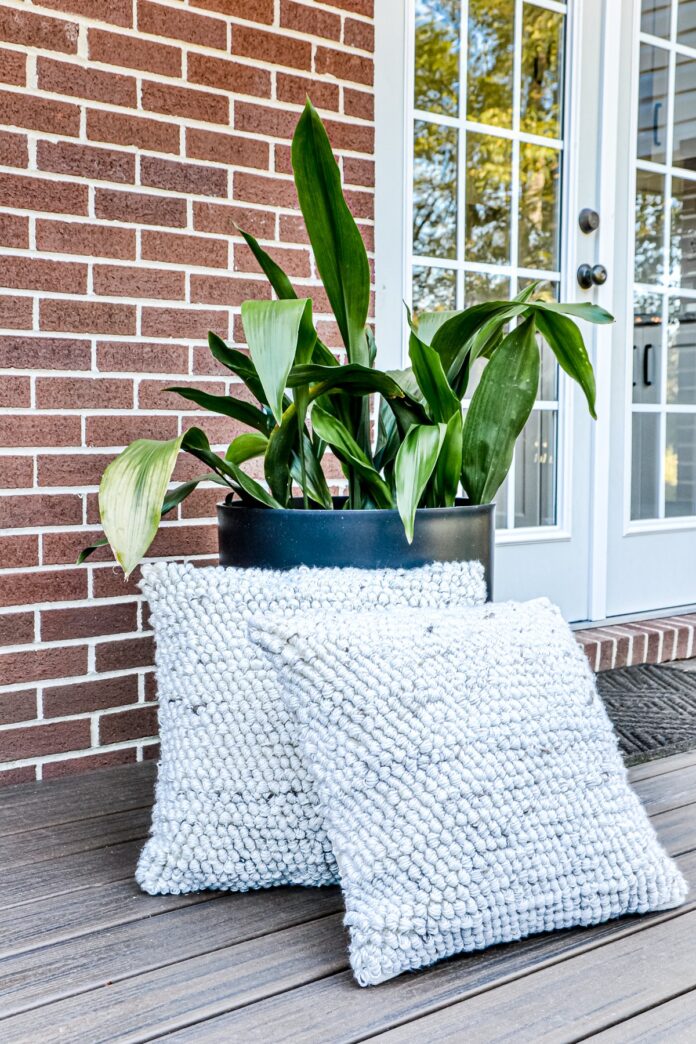 22 Best Holiday Decor Items To Show Your Festive Spirit