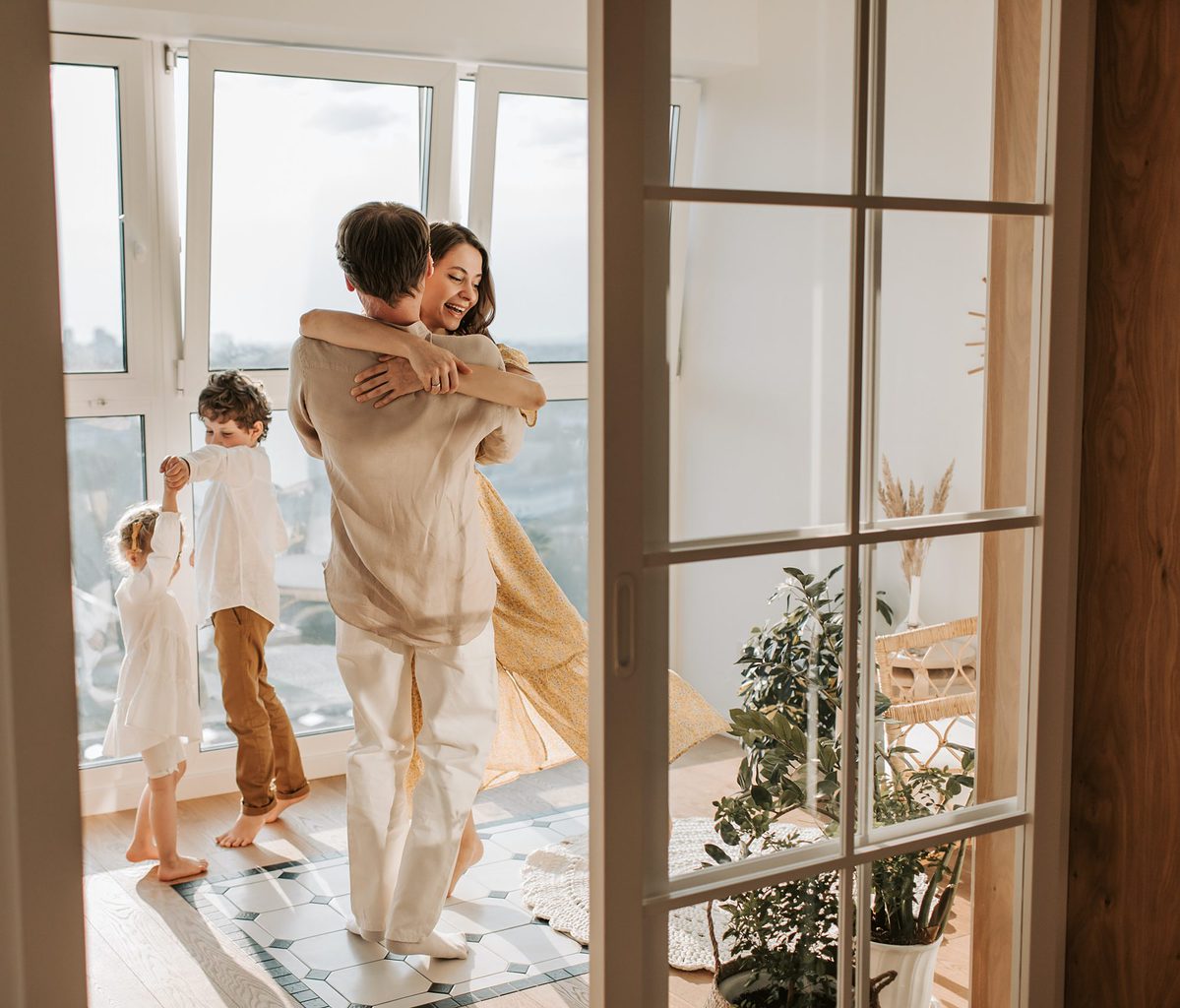 Ultimate Family Dance Party: 60 Songs For Your Playlist