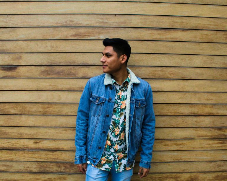 Men's Floral Shirt Fashion: Fun Short Sleeve Outfits For The Summer Man